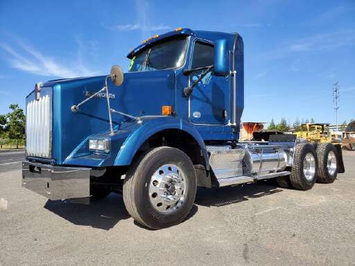 Conventional - Day Cab Trucks For Sale in California
