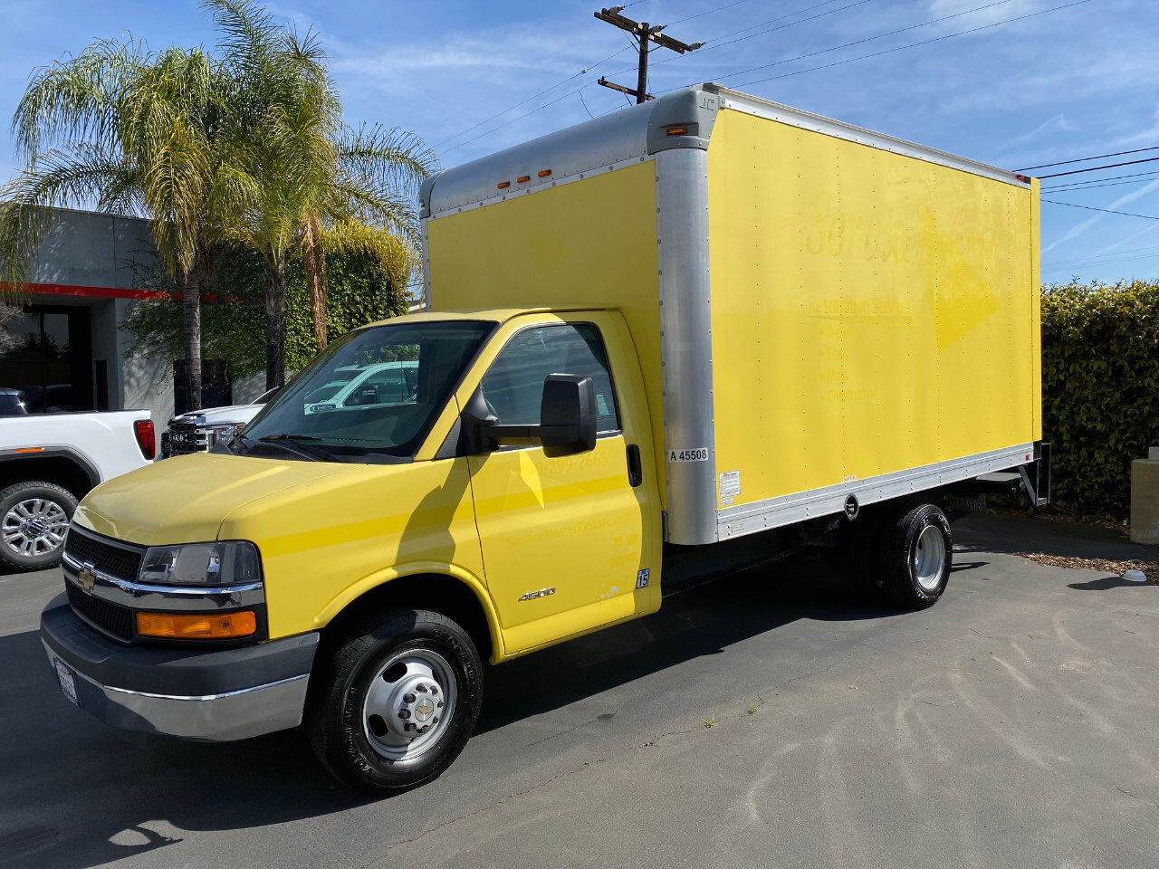 Cutaway-Cube Vans with Supreme Bodies For Sale - Commercial Truck Trader