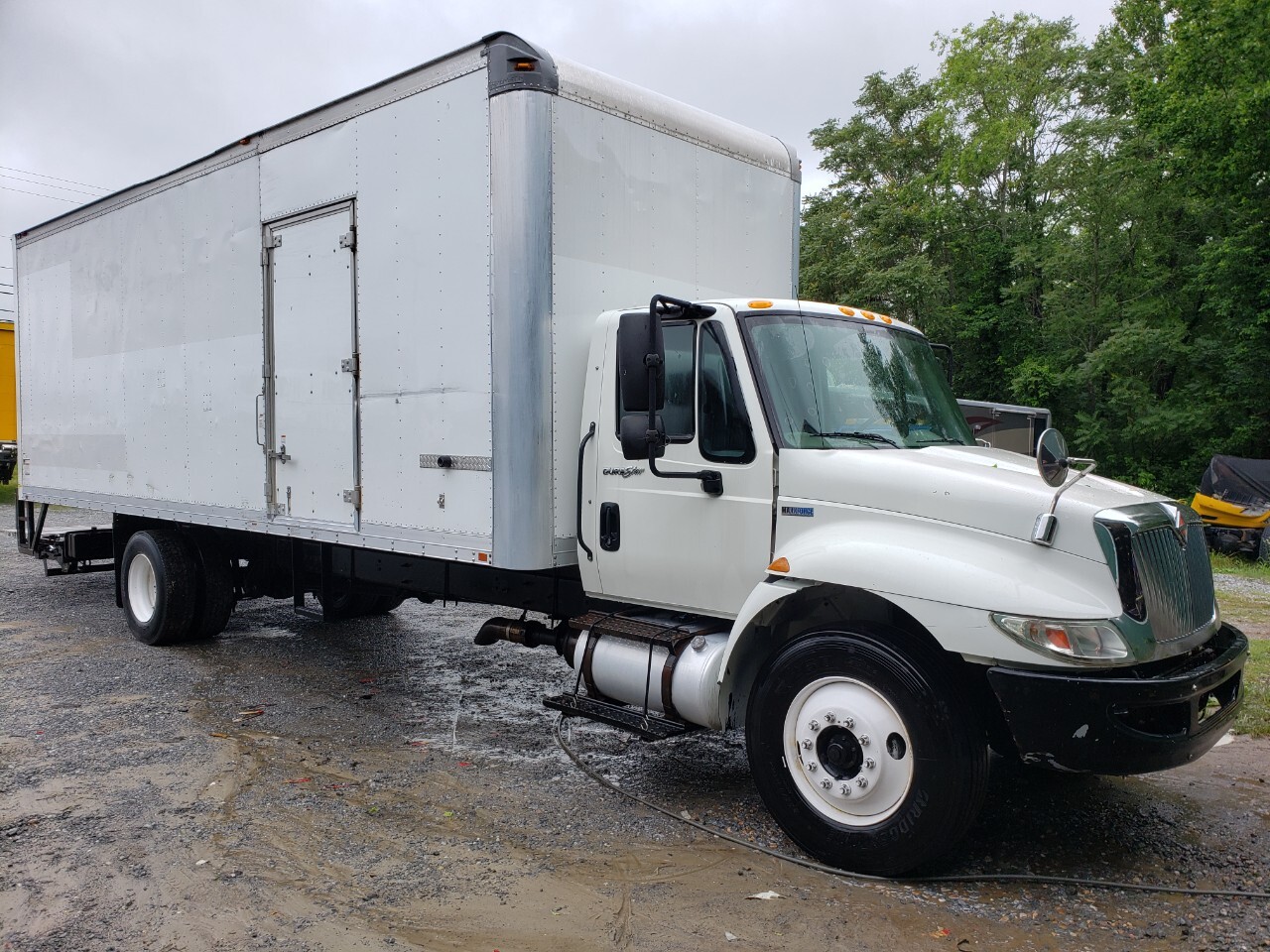 Cab Chassis Class 6 (gvw 19501 - 26000) Trucks For Sale - Commercial ...