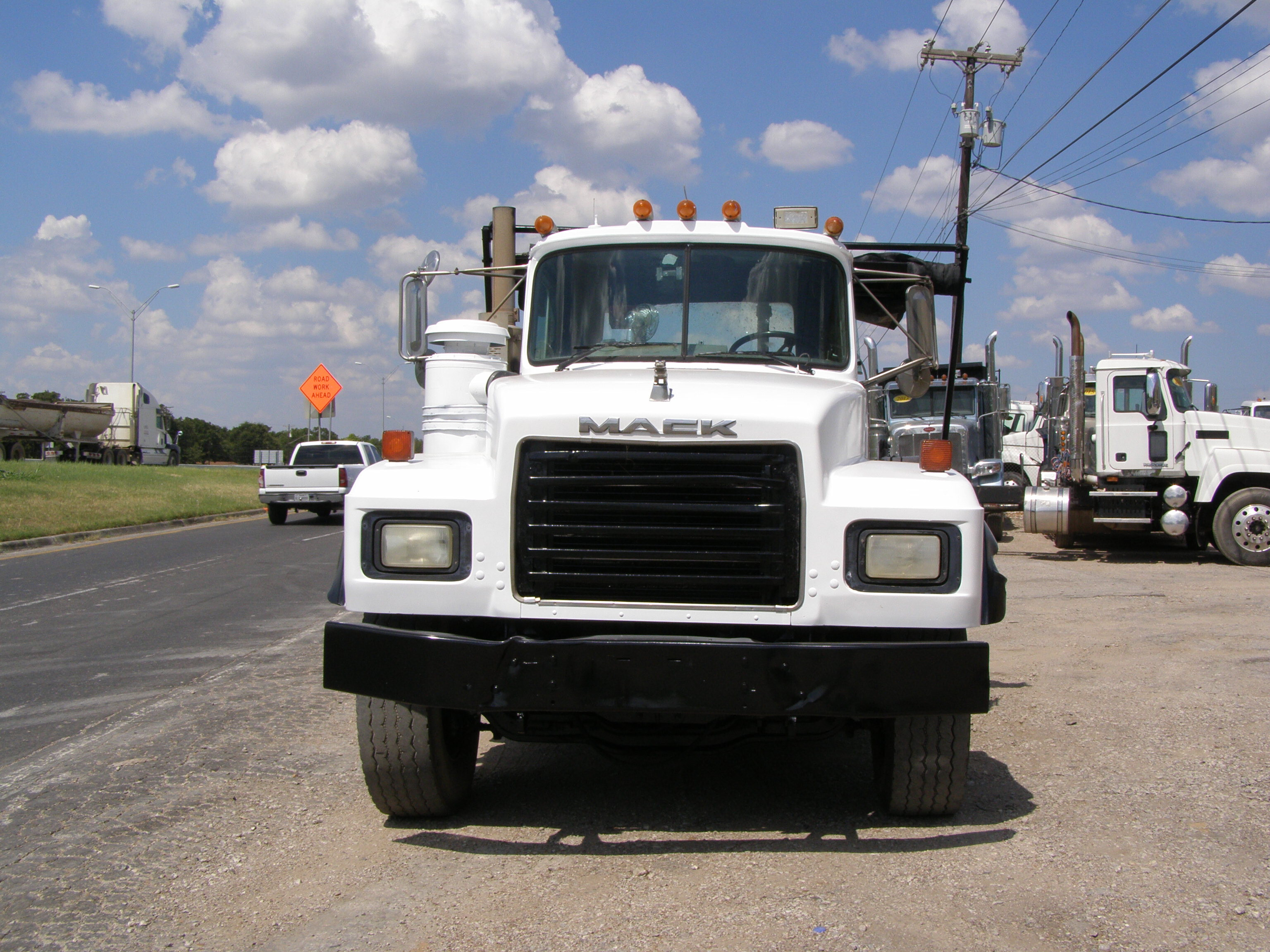 1999 Mack 600 For Sale in Dallas, TX - Commercial Truck Trader