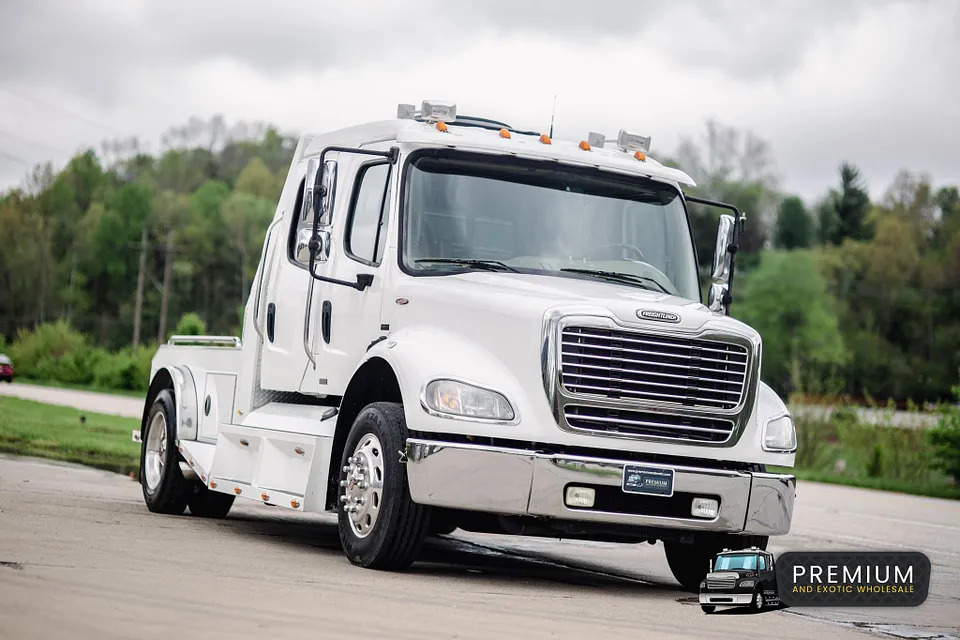 Sport Chassis P2 For Sale - Freightliner Sport Chassis P2 Hauler Trucks ...