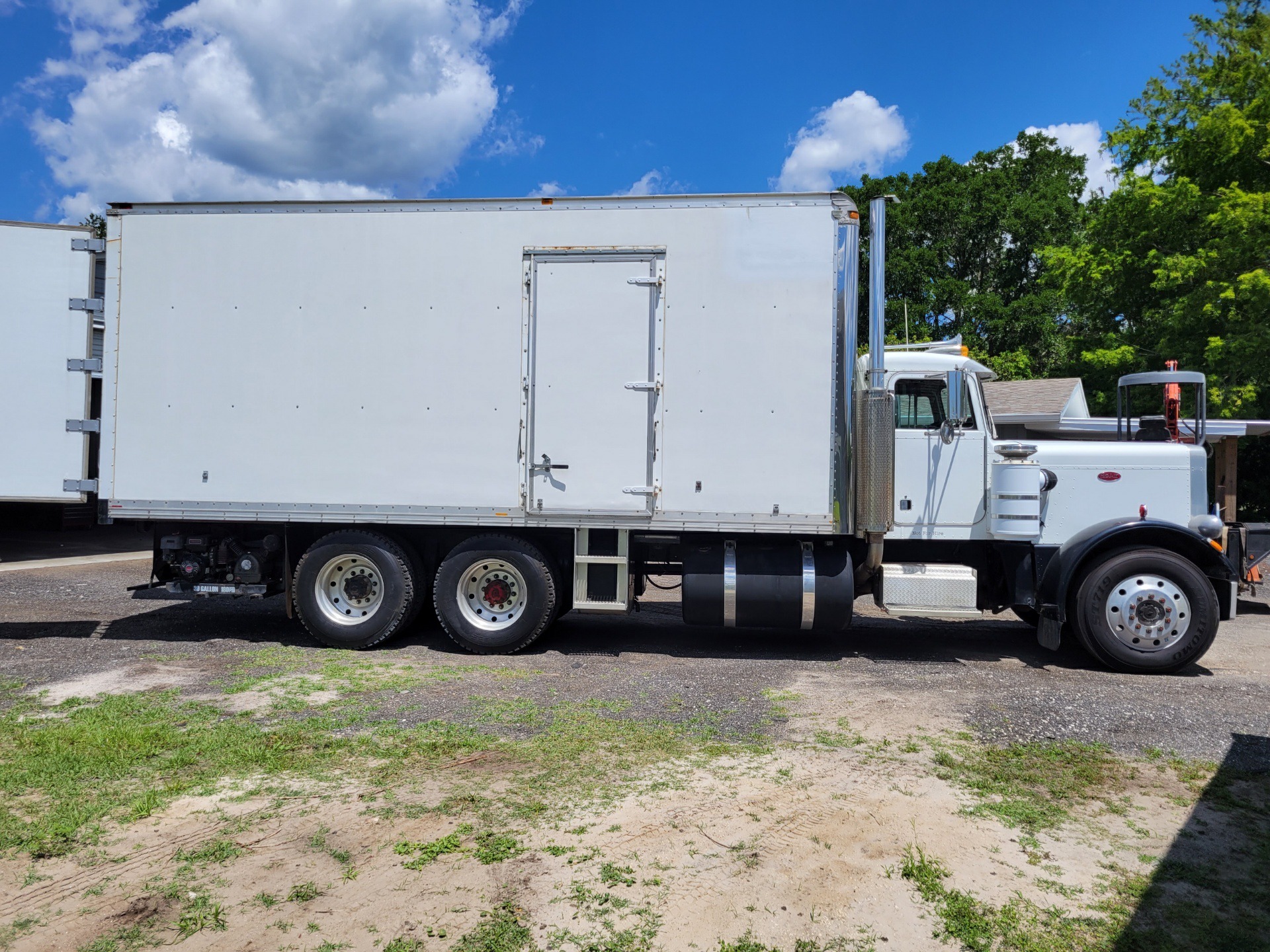 Peterbilt For Sale - Peterbilt Box Truck - Straight Trucks Near Me ...