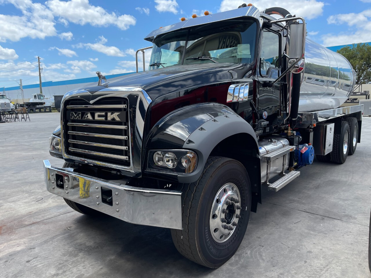 GR64F For Sale - Mack GR64F Trucks Near Me - Commercial Truck Trader