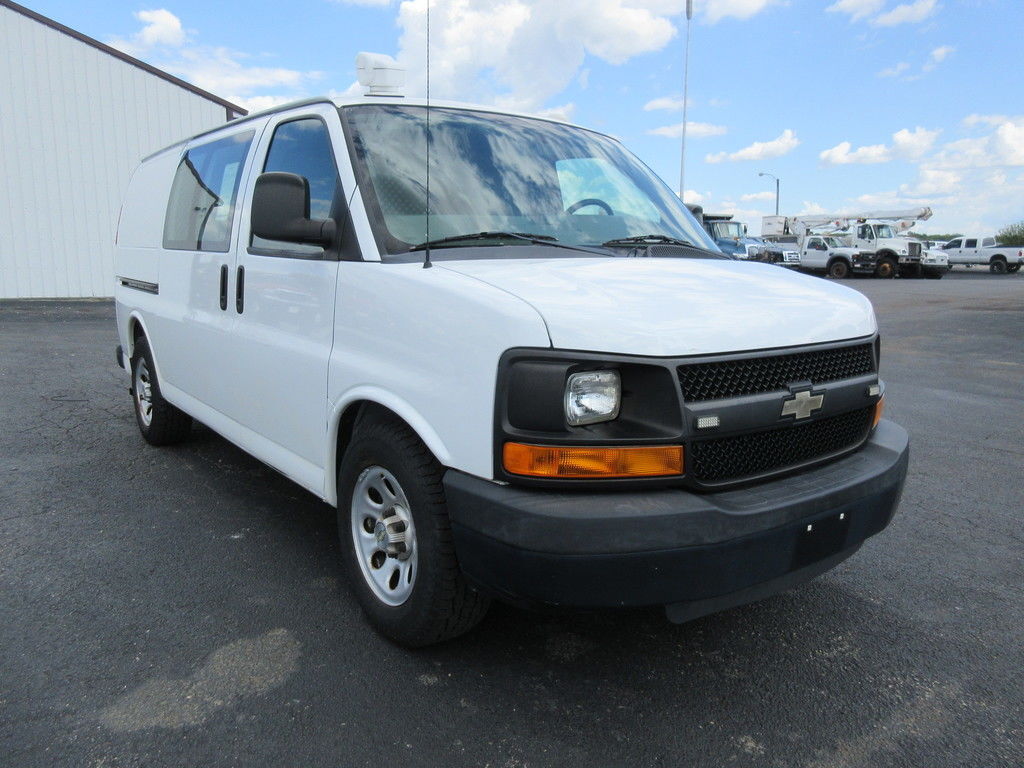 Chevy For Sale - Chevy Box Truck - Straight Trucks Near Me - Commercial ...