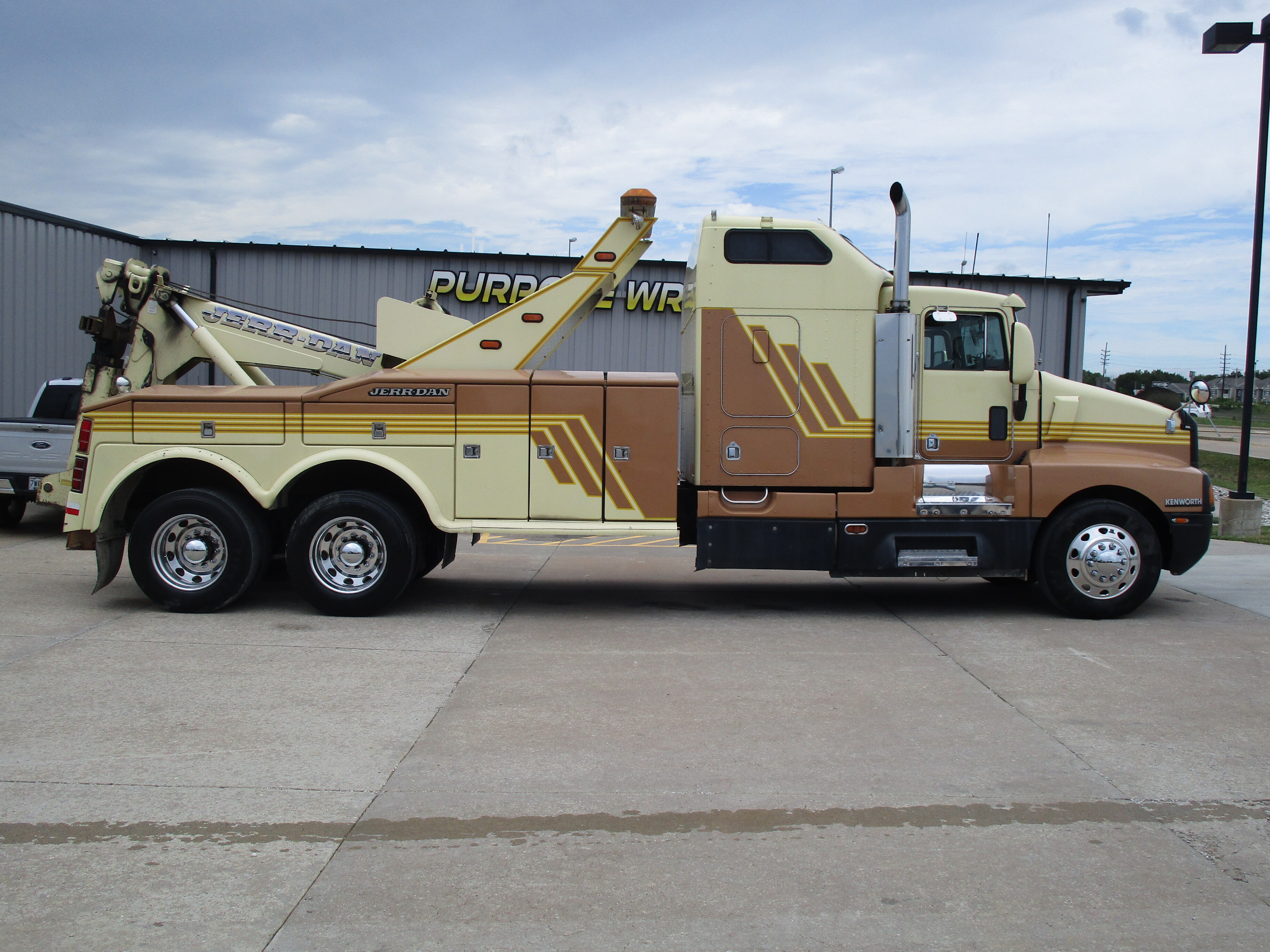 Wrecker Tow Truck Class 8 (gvw 33001 - 150000) Trucks For Sale Near Me ...