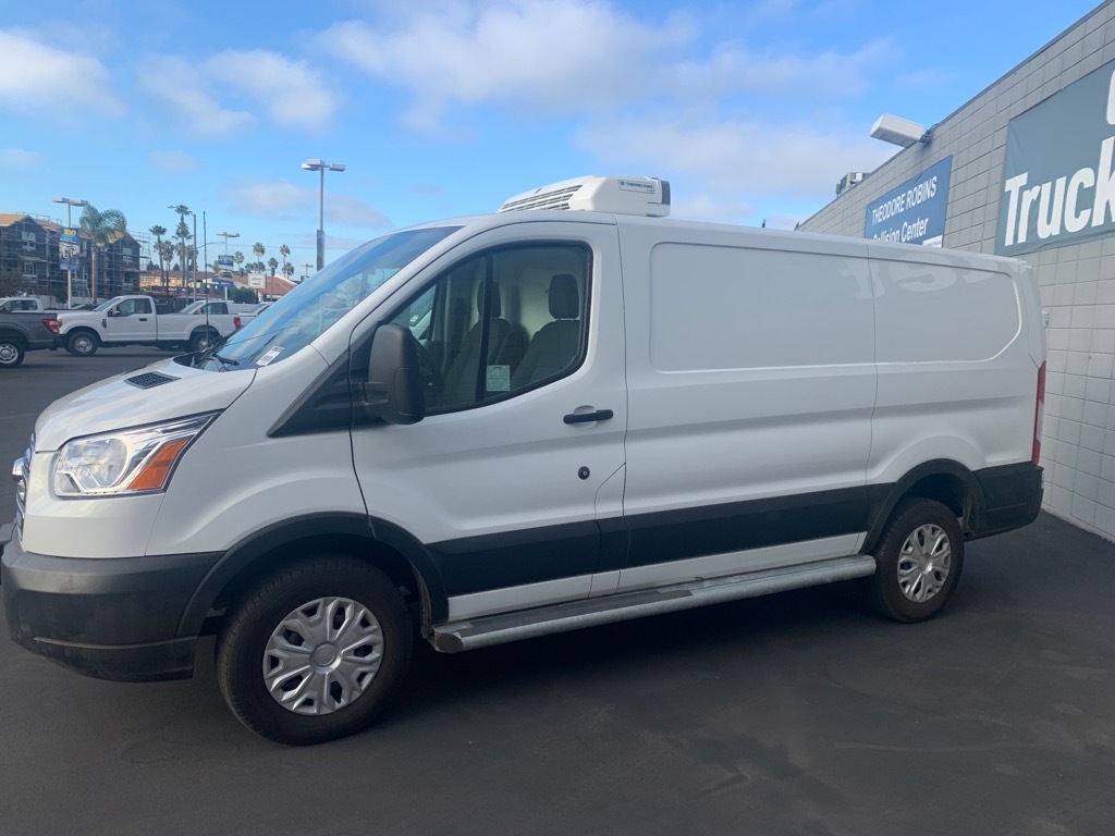 Ford For Sale - Ford Reefer/Refrigerated Trucks Near Me - Commercial ...