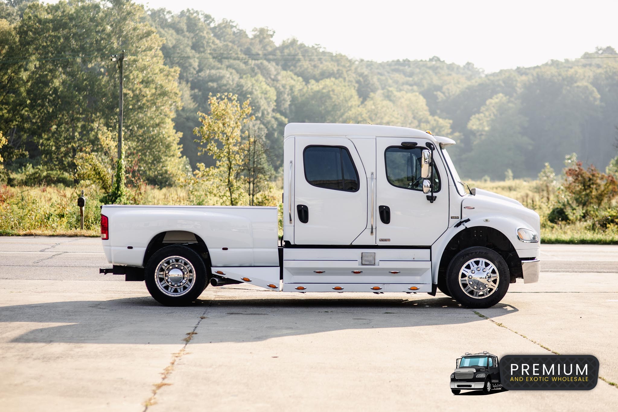 Sport Chassis P2 For Sale - Freightliner Sport Chassis P2 Hauler Trucks ...