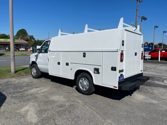 Cutaway-Cube Vans with Enclosed Service Bodies For Sale Near Me ...