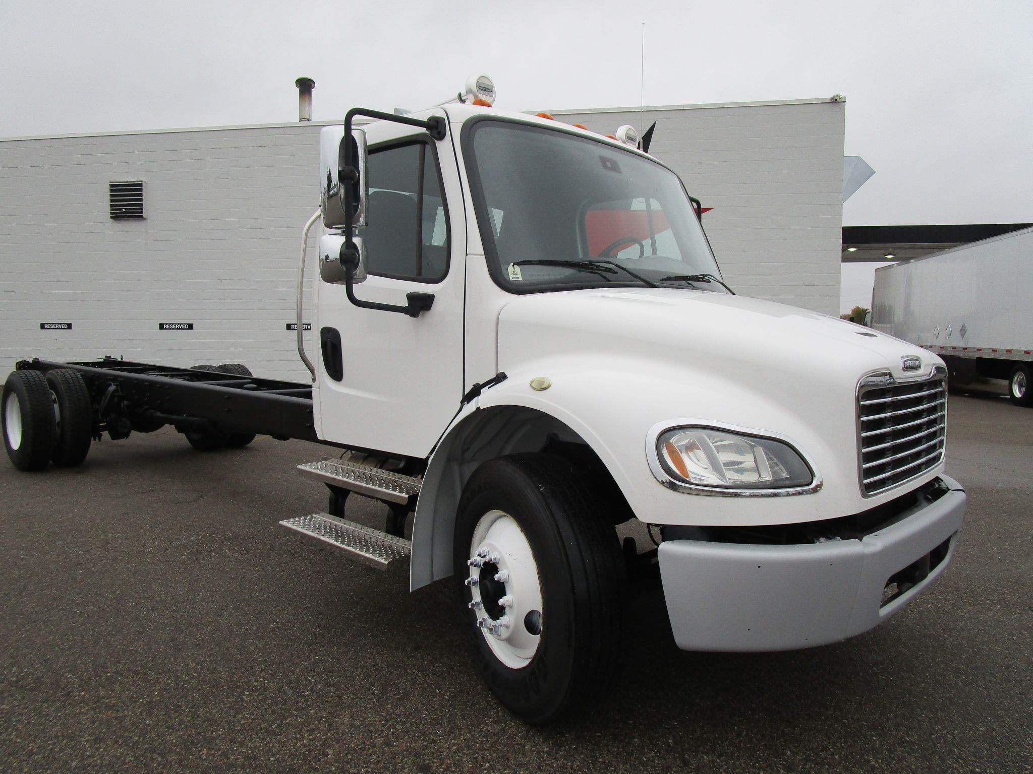 Freightliner For Sale - Freightliner Cab Chassis Trucks Near Me ...